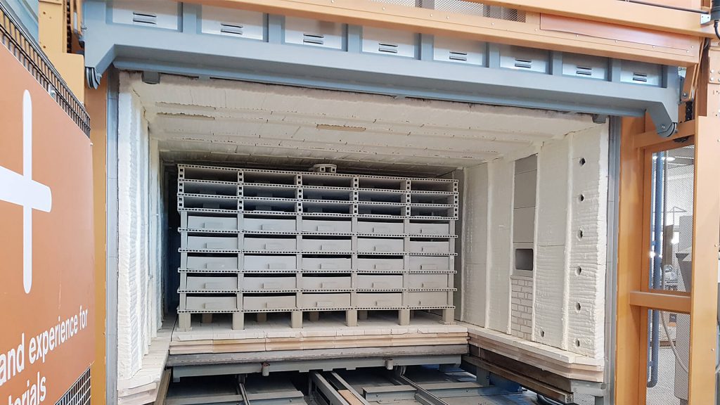 Industrial kiln with sash vertical door - Pagnotta Termomeccanica S.R.L.